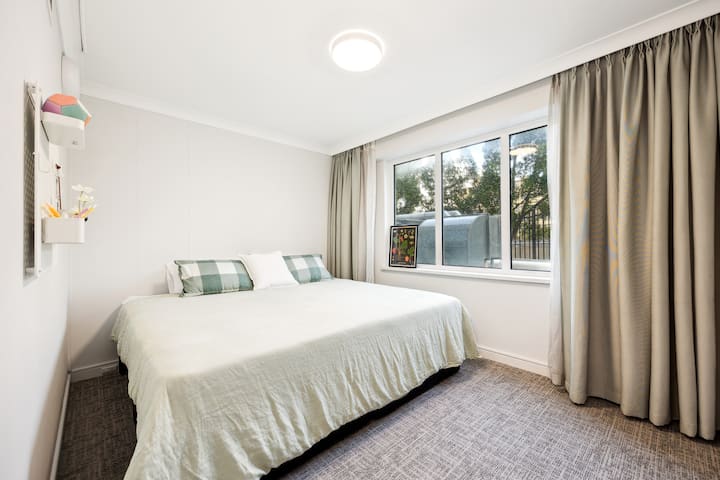 Fully Furnished Private Studio - Stirling