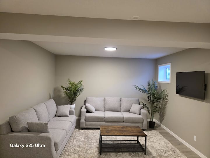 Private 2-bedroom Basement Suite - 캘거리