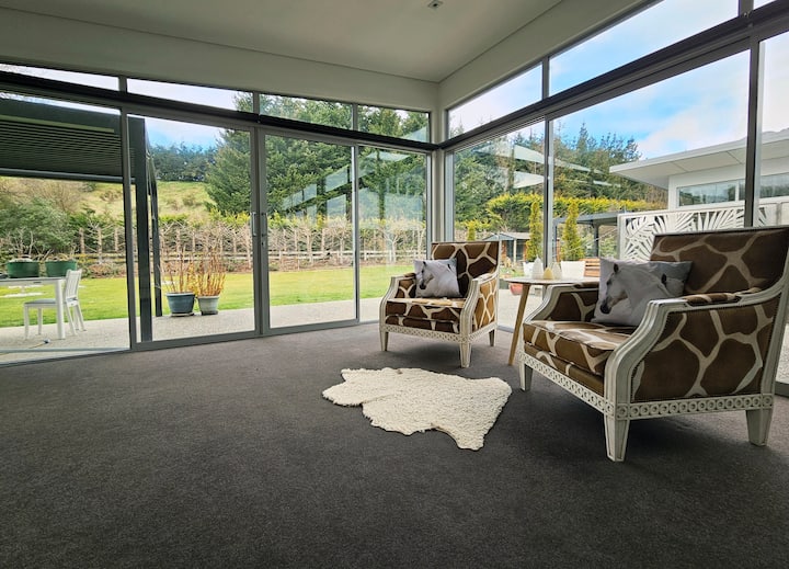 Sunny Spacious Guest Wing - Arrowtown