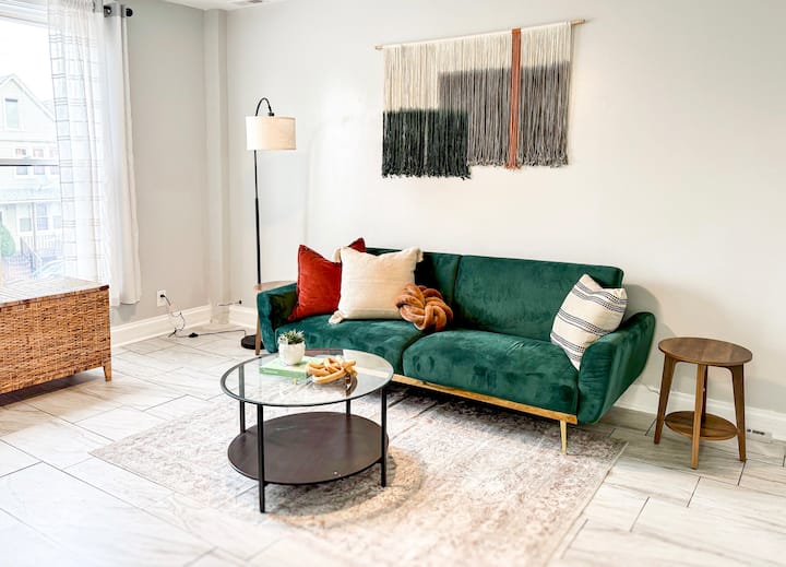 Spacious 3br Duplex W/ Backyard - Chicago