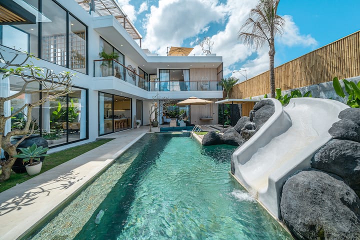 Breathtaking 4br Villa W/ Slide & Rice Field Views - Tabanan
