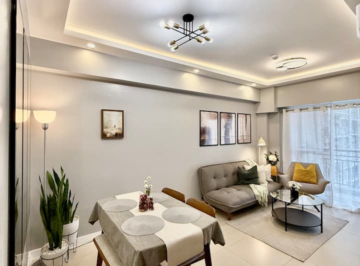 1br| Resort Living Staycation W/ Pool View Balcony - Taytay