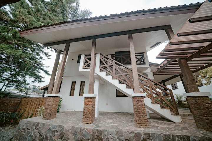 Cool Breeze 2br Stay In Tagaytay (Anne's Suite) - Tagaytay