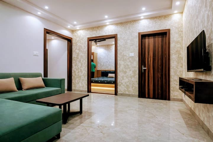 Urbanbliss Divine |Cozy Luxury 1bhk Nr Vijay Nagar - Indore