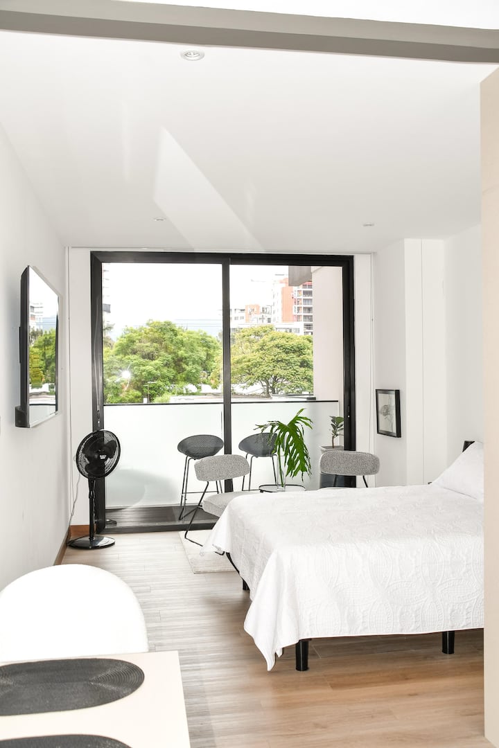 Airport Views With Pool - Guatemala