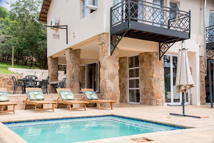 Le Opstal | Farm Stay For Groups Near Rustenburg - Buffelspoort