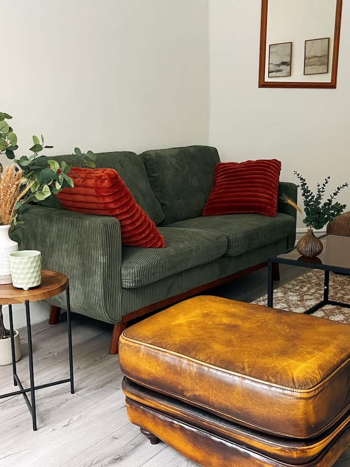 Large 4‑bed Home | Sleep 8 | Contractors Welcomed - Leeds