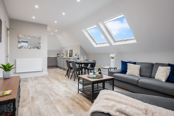 Sobo Loft – Top Floor Southbourne 2-bed Near Beach - Bournemouth