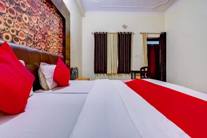 Hotel Saif Deluxe Room - Sawai Madhopur