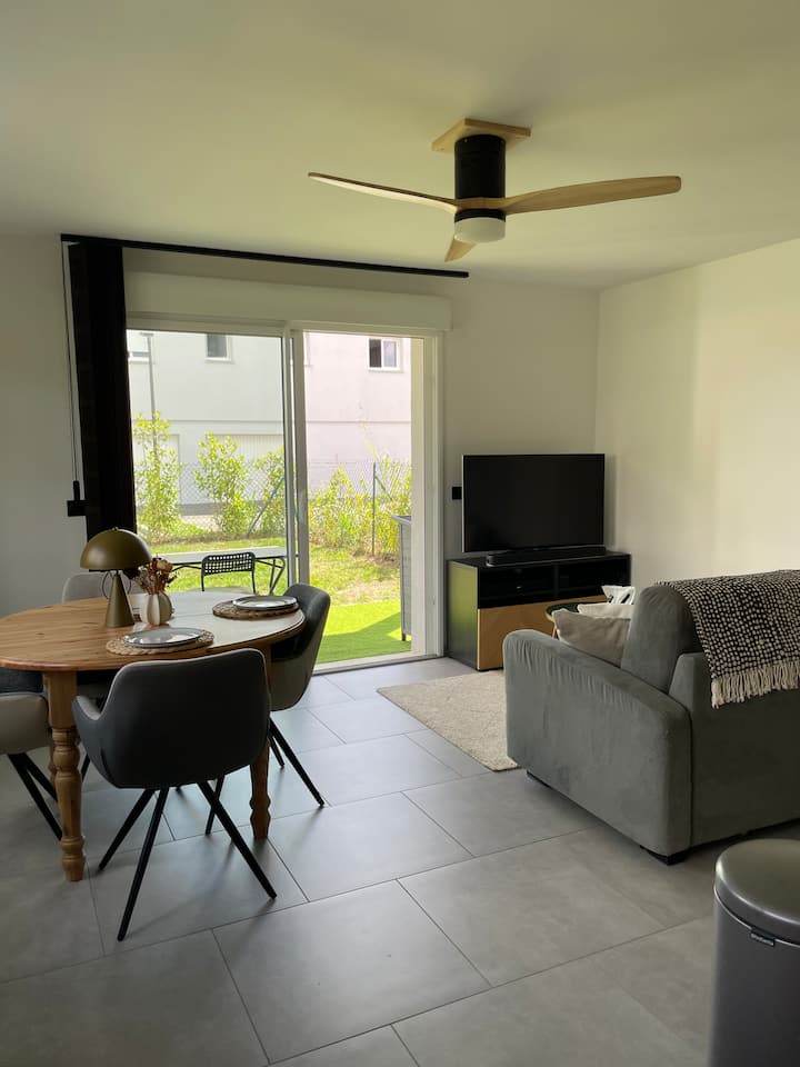 T2 Cosy Avec Terrasse/jardin - Belley