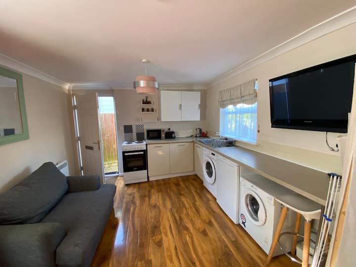 Melrose Cottage - West Mersea