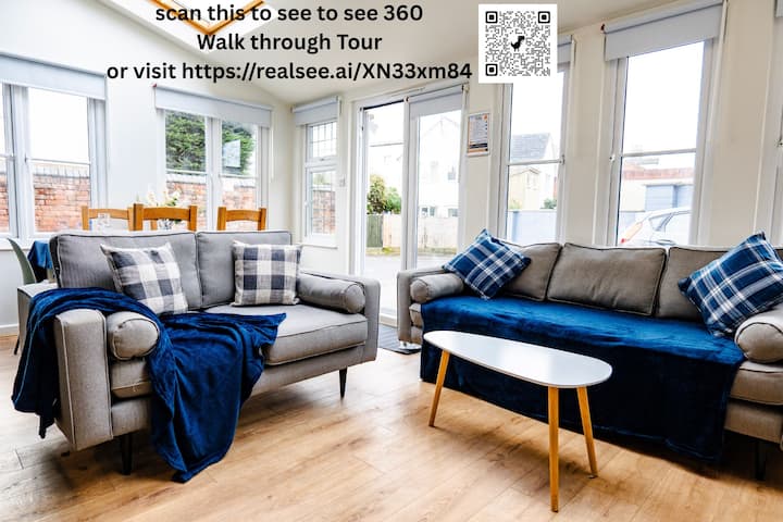 Gloucester City: 6 Bed (Sleeps 12)•parking•garden - Gloucester