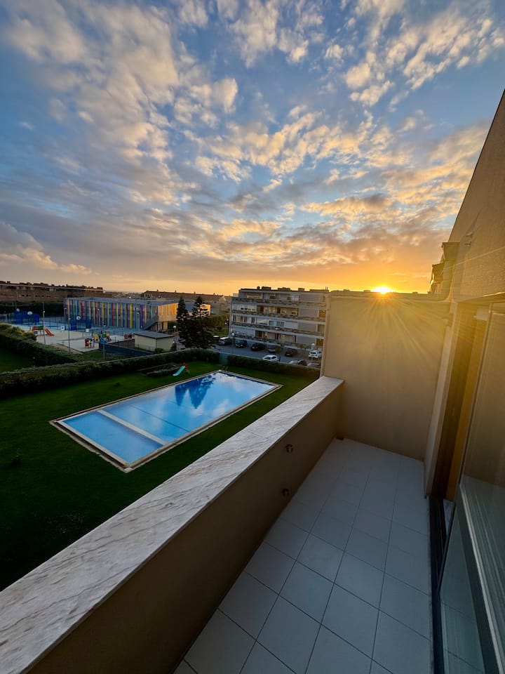 Beachy & Bright | 2br With Pool - Labruge