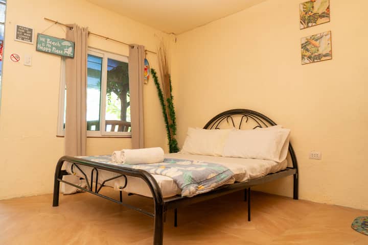 Angel Surf Guesthouse - Treehouse Beach Room 1 - Gubat