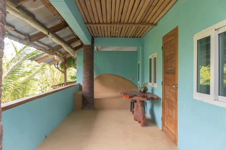 Gubat Beachroom W Balcony 1.5 Br - Gubat