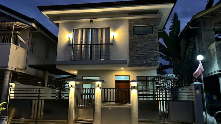 House In Cebu City 4br Near Airport (Casa De Amit) - Lapu-Lapu City