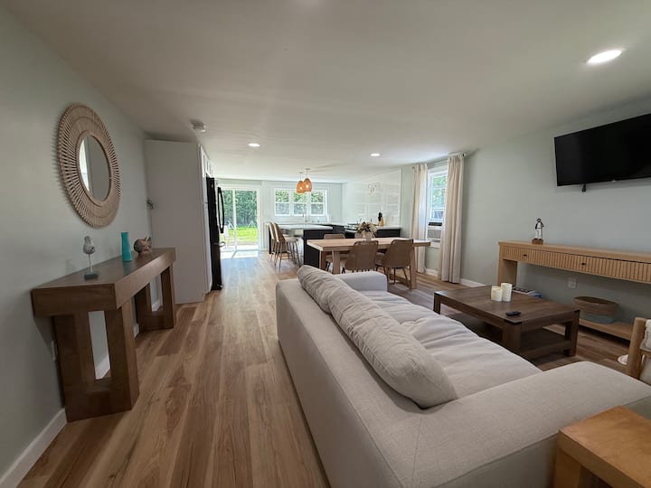 Lake Days Getaway - Angola on the Lake, NY