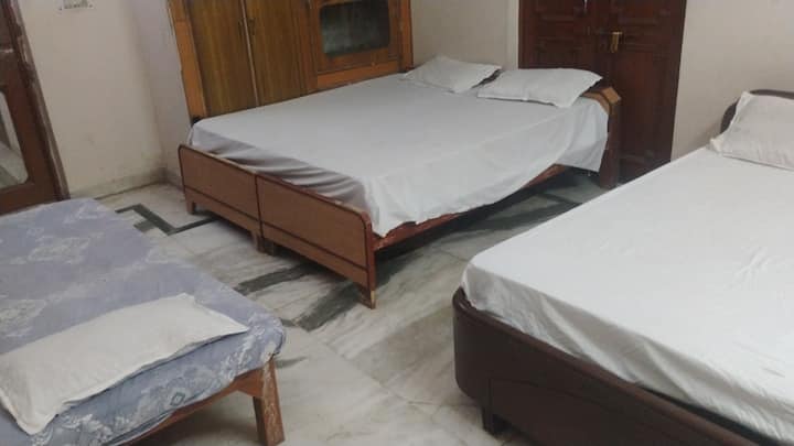 ₹400 / Person / Day, 200 Mtr - Prem Mandir & Iskon - Vrindavan