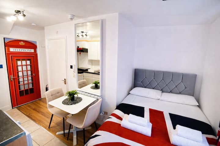 Self-contained Studio (6) In Central London - London