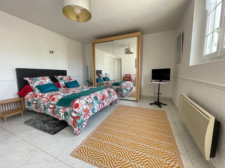 Cosy One Bedroom Flat With Terrace - Saint-Lunaire