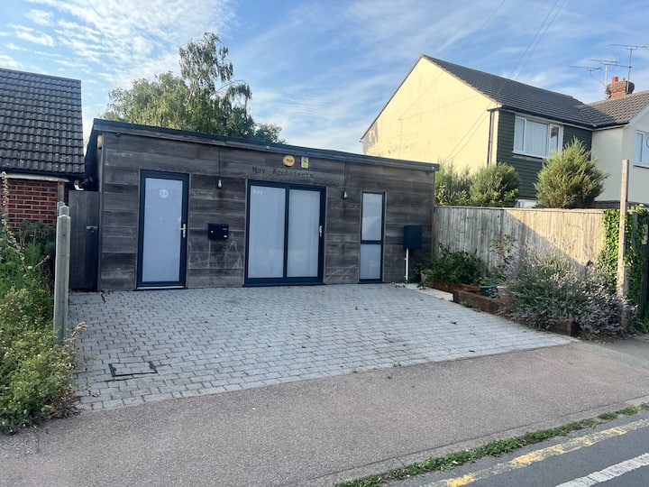Converted Industrial Hideaway - Whitstable