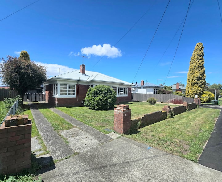 73 Grove Rd - Hobart
