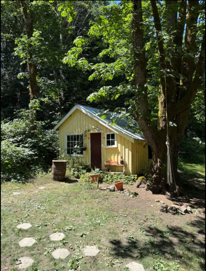The Cottage At The Old Creamery - Salt Spring Island