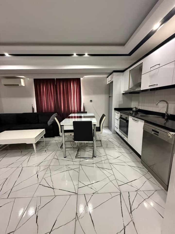 2+1 в центре. 100м до пляжа. Вид на горы и море - Alanya