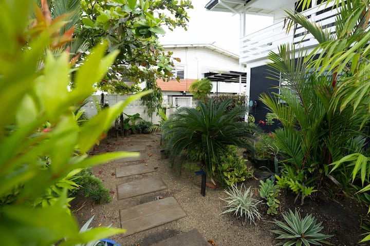 The Donna Hideout - Suriname