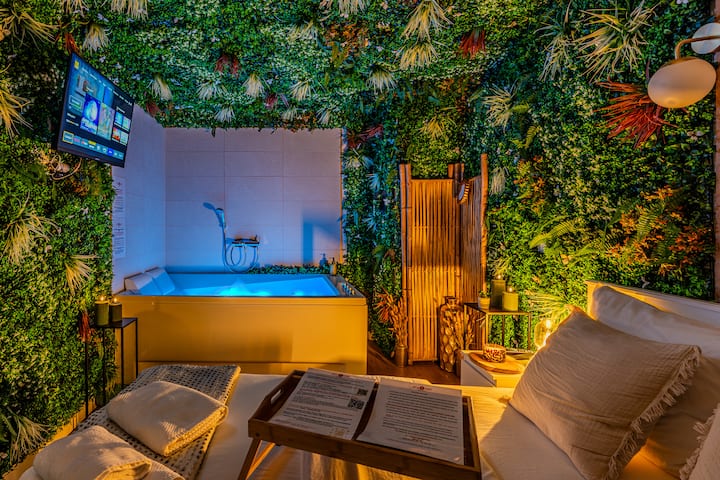 La Boétie | Jungle & Balnéo Privée | Hyper-centre - 