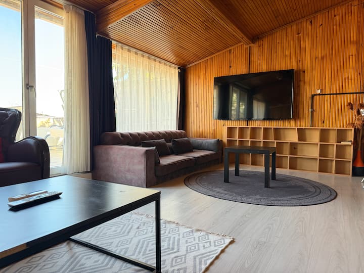 Spacious Duplex With Terrace 5br, 2ba, 5ac - İstanbul