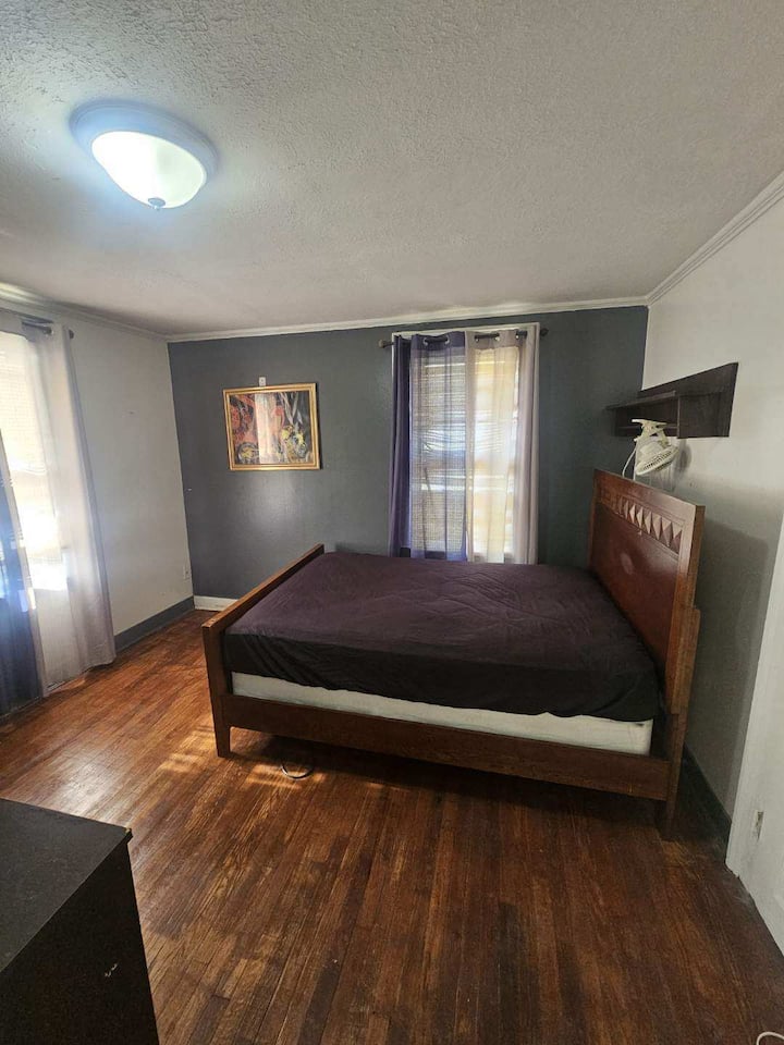 A Cosy Place To Lay Your Head. - Bloomfield, CT