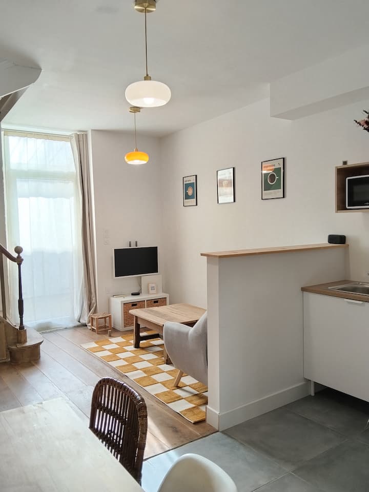 Maison Charentaise De Charme Avec Piscine + Jardin - Charente