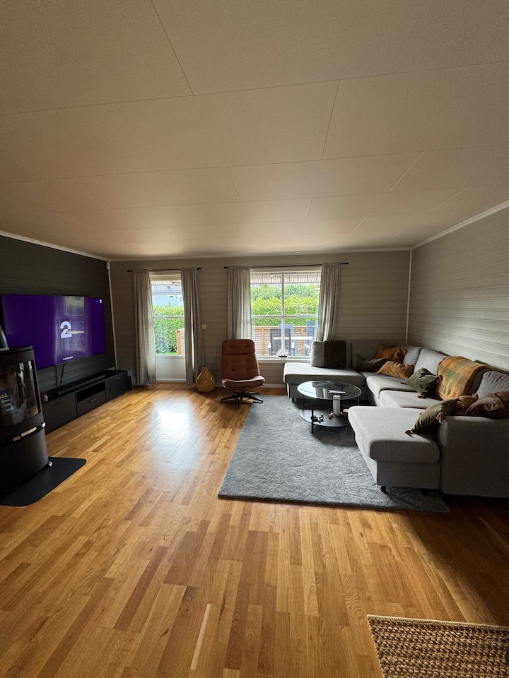 75kvm Med Terrasse Og Hage - Elverum