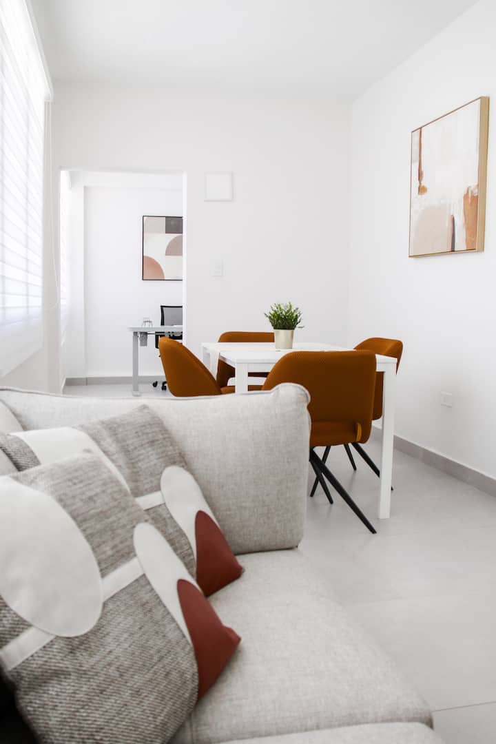 Modern Apt With Workspace @ The Eleanor House - San Juan