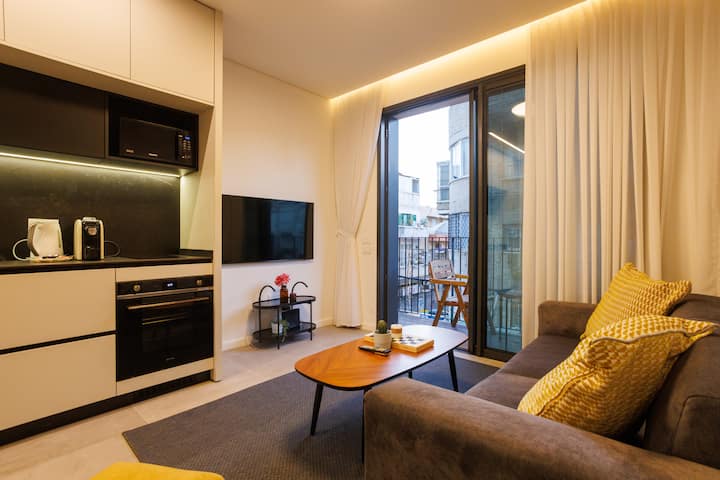 Herzel Sweet 8 With Balcony - Tel Aviv-Yafo