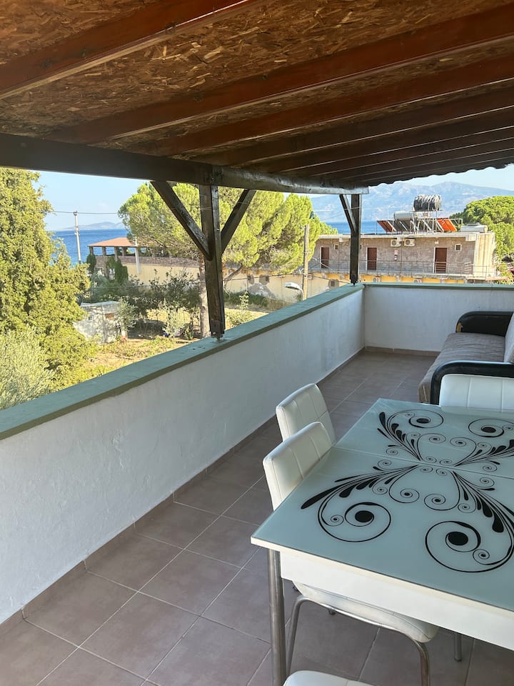 Sokakağzı Koyunda Daire - Behram