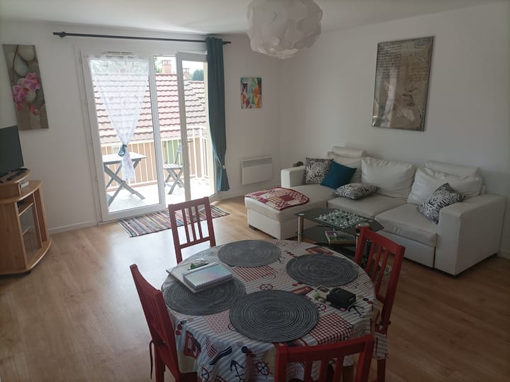 Grand Appartement Centre-ville Dans Résidence - Beuzeville