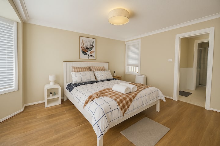 Beautiful Glenwood 3br Home | Parking + Backyard - Blacktown