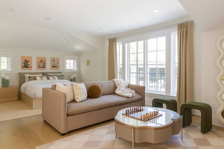 Designer Studio For Monthly Stays In Newton - Wellesley, MA