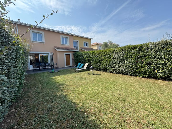 Maison Descartes - Groupama Stadium Ldlc Eurexpo - Meyzieu