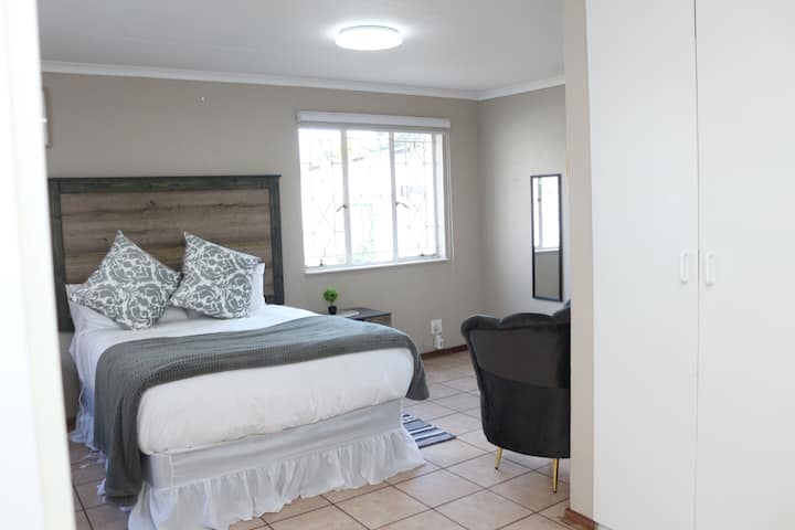 Home In Alberton - Alberton