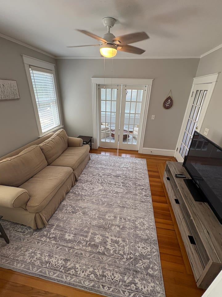 Quiet 2 Bedroom Apartment - Providence, RI