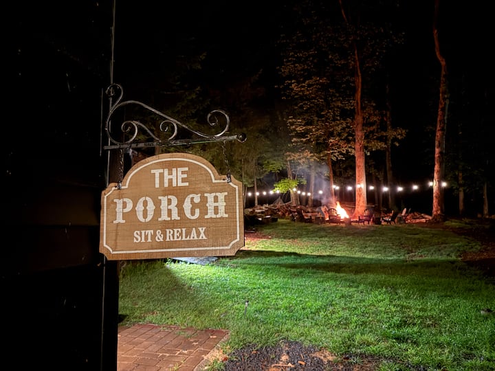 Cozy Cabin W/ Game Room, Fire Pit & Swings - Lake Wallenpaupack, PA