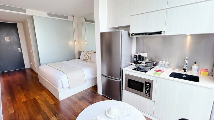 Liv Premier King Bed Studio In Novena - Geylang