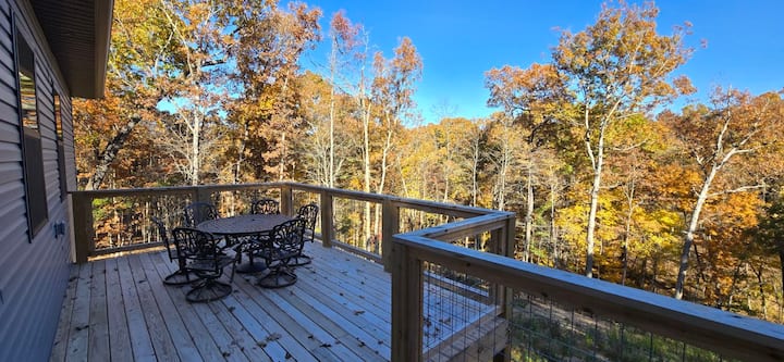 Fall Colors Beautiful Weather Surrounded By Trees - United States