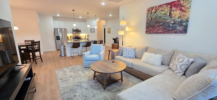 Quiet, Back 40 From Backyard, Hiking, Golf Close - United States