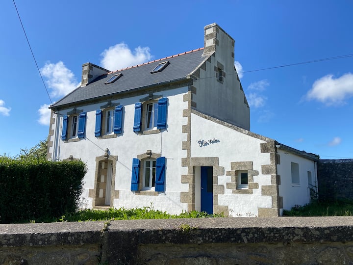 Maison Bretonne Typique Au Bout Du Monde - Île de Sein