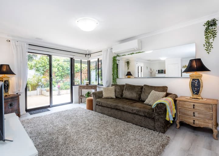 Beautiful Hideaway In Convenient Location - Kingsley