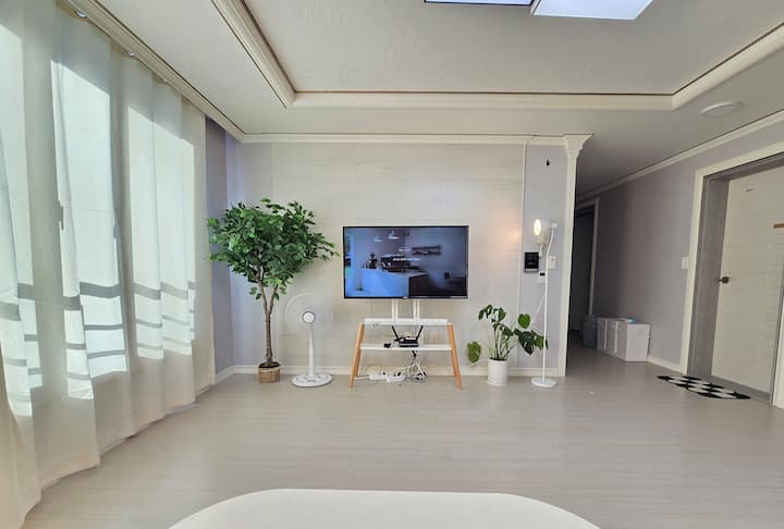 The Stay _ In 월아 #한옥마을 #도보5분#주차가능 #대가족 수용가능 - 全州市